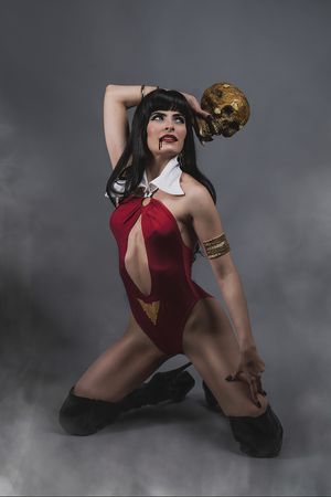 Vampirella #9 (25 Copy Teena Titan Cosplay Virg) Value - GoCollect